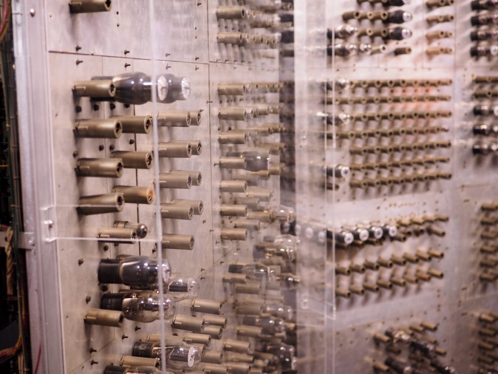 Dawn of the Computer – 大阪大学総合学術博物館